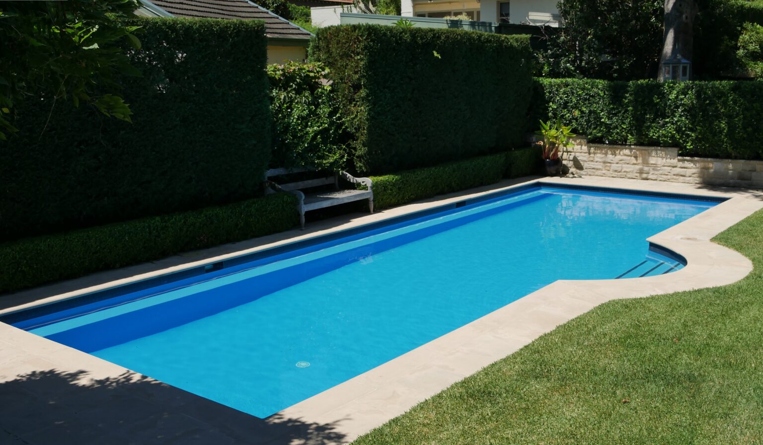 LUXAPOOL® Pool Paint - POOL RENOVATION IDEAS & COLOUR TRENDS